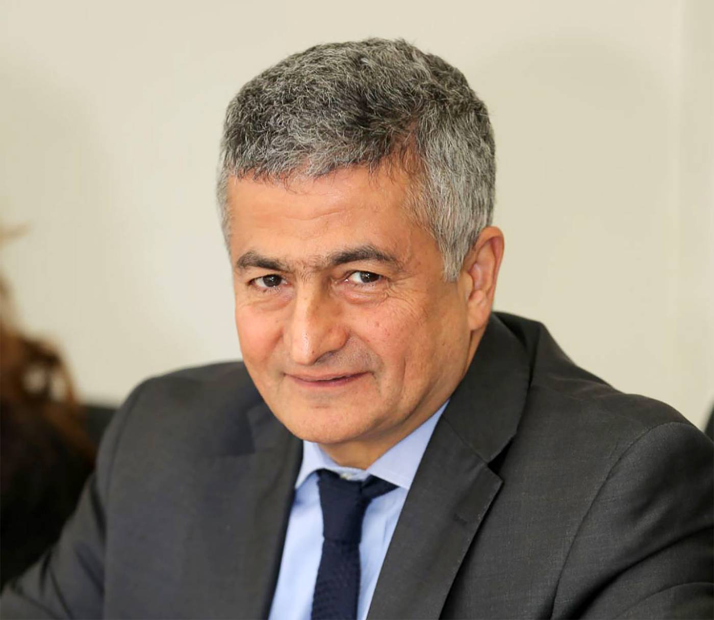 Qui est Youssef Khalil, le cadre de la BDL nommé aux Finances ? - L ...