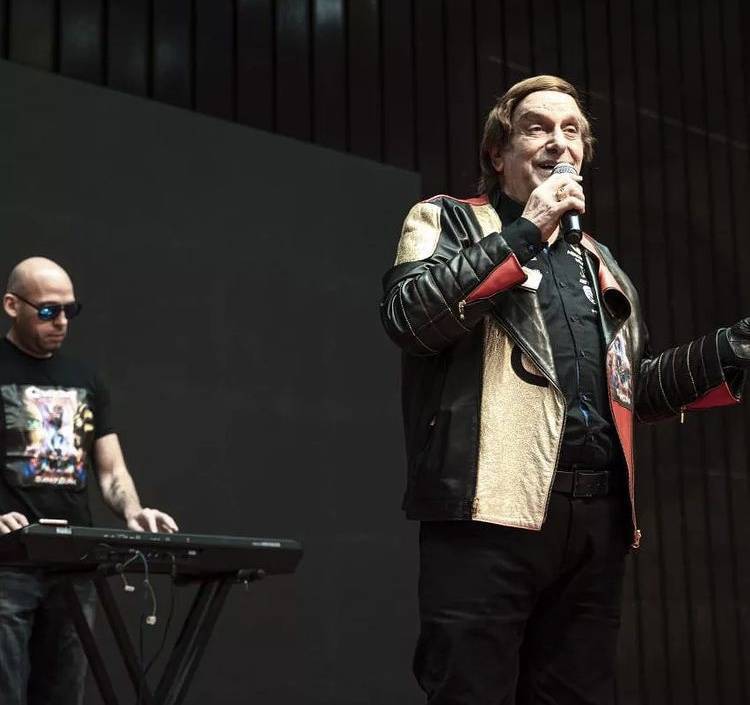 Singer Sammy Clark dies aged 73 - L'Orient Today