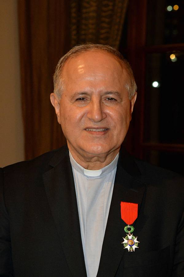 Le Pr Salim Daccache, s.j., élevé au grade de chevalier de la Légion d ...