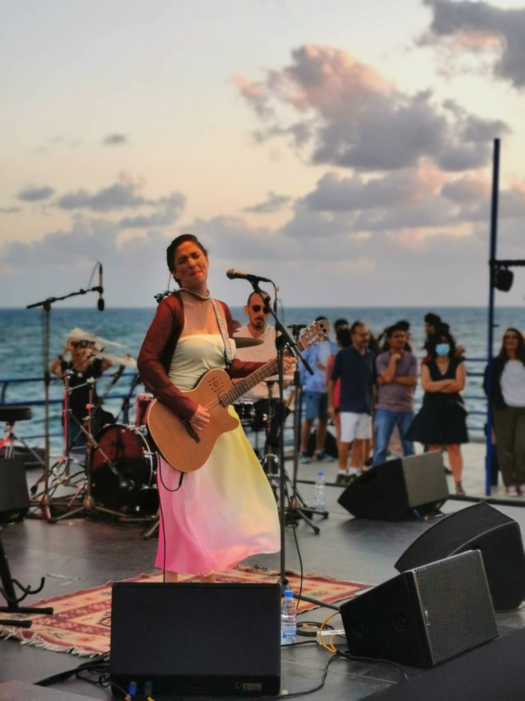 La chanteuse Frida, une rebelle qui prône l’amour - L'Orient-Le Jour