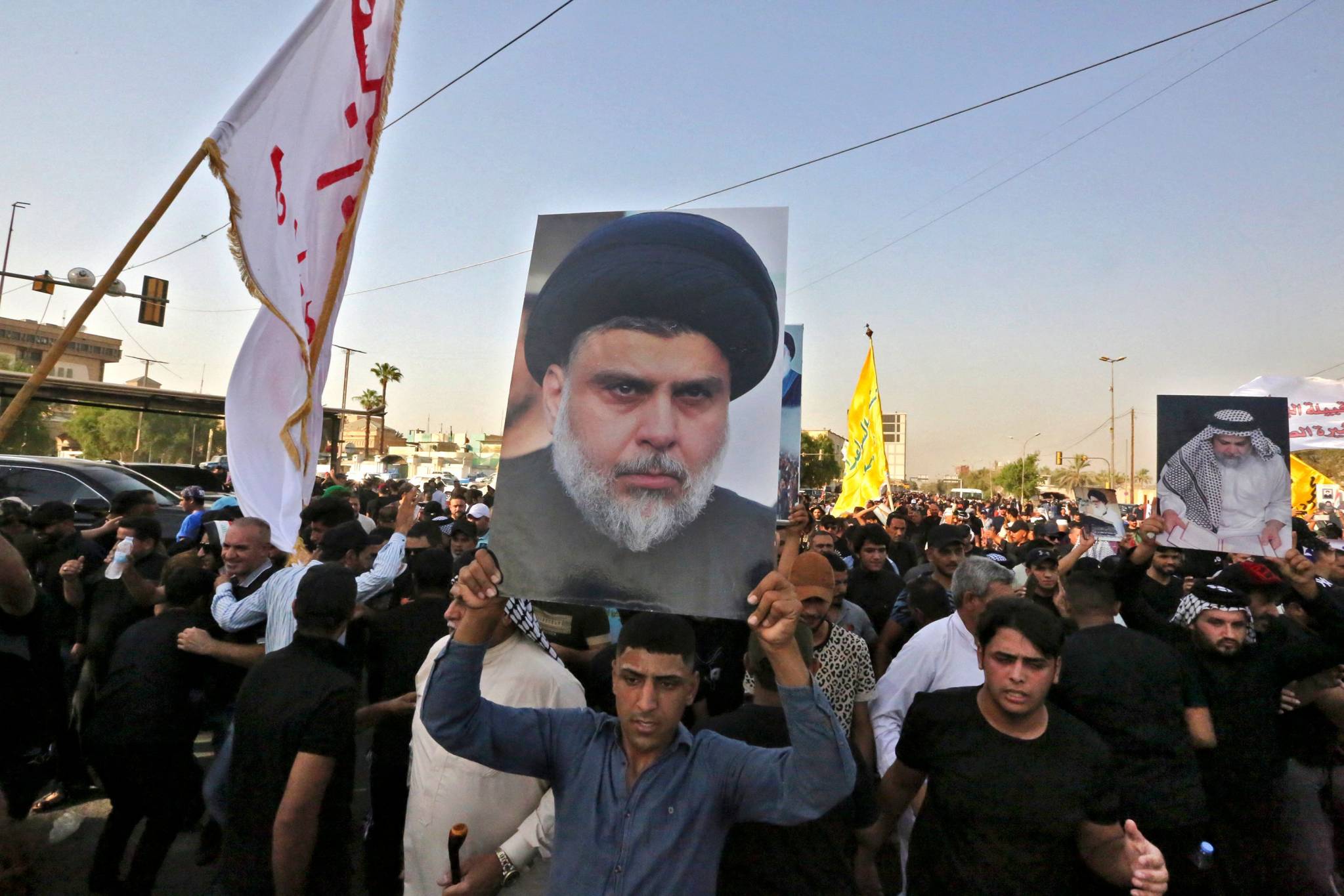 Manifestations rivales à Bagdad sur fond de tensions politiques - L ...