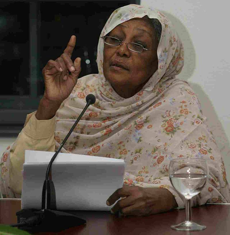 Fatima Ahmed Ibrahim, a Sudanese feminist against all odds - L'Orient Today