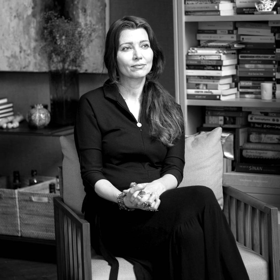 Elif Shafak : plaidoirie pour les exilés de tous les pays - L'Orient-Le ...