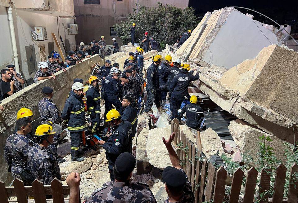 At least 10 people trapped in collapsed building in Amman - L'Orient Today