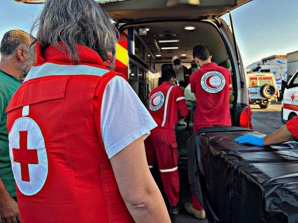 Le Croissant-Rouge syrien remet à la Croix-Rouge libanaise la dépouille ...