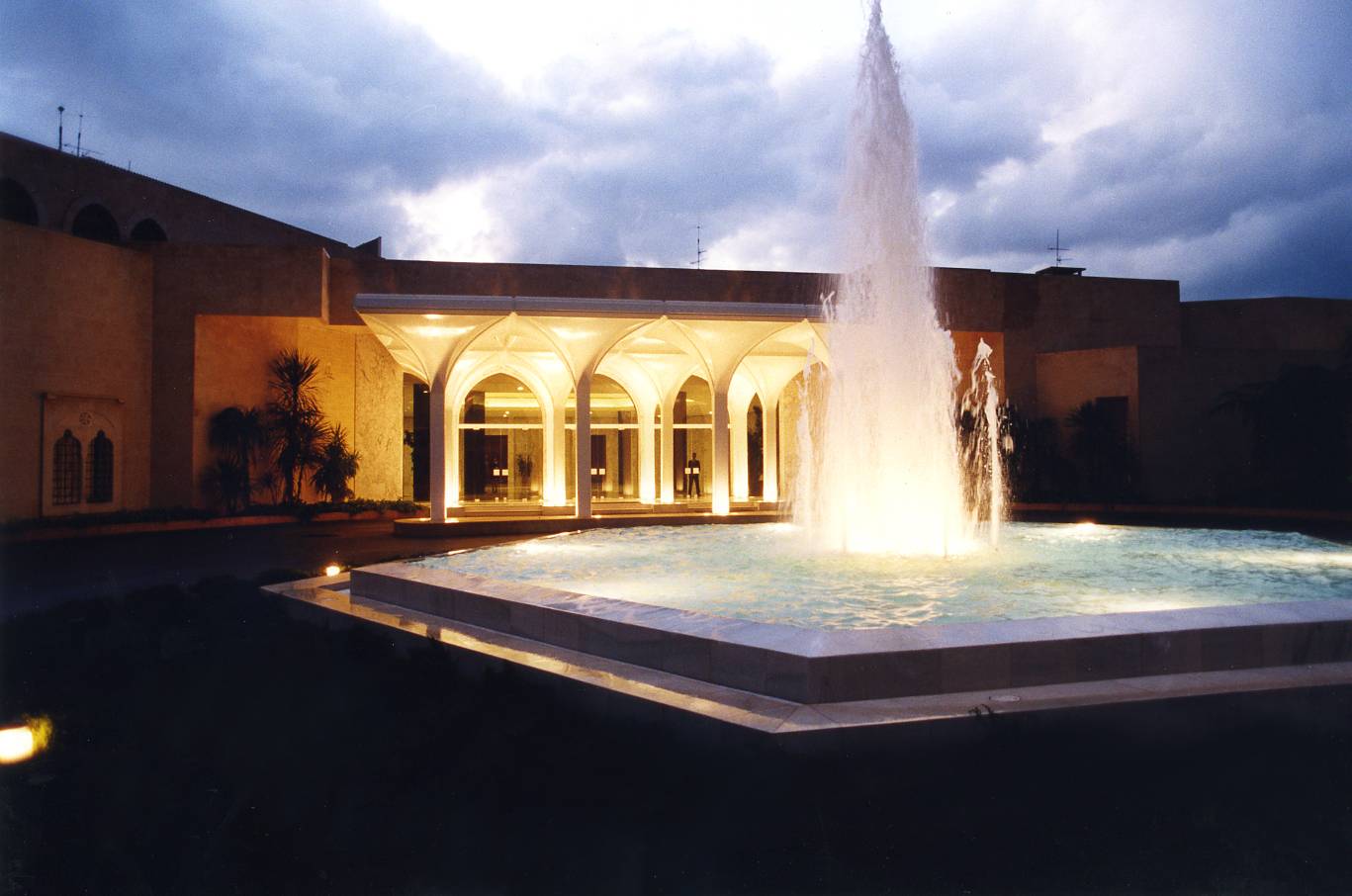 Trois adresses pour Élias Hraoui : la caserne d’Ablah, Ramlet el-Baïda ...