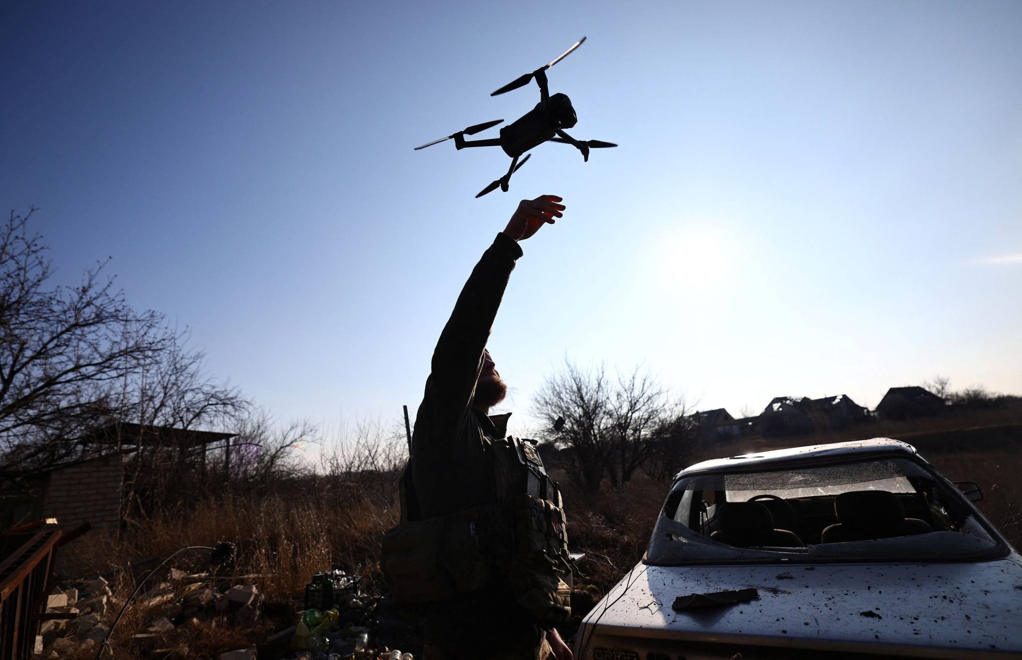 L'Ukraine dit avoir abattu 13 drones explosifs dans la nuit - L'Orient ...