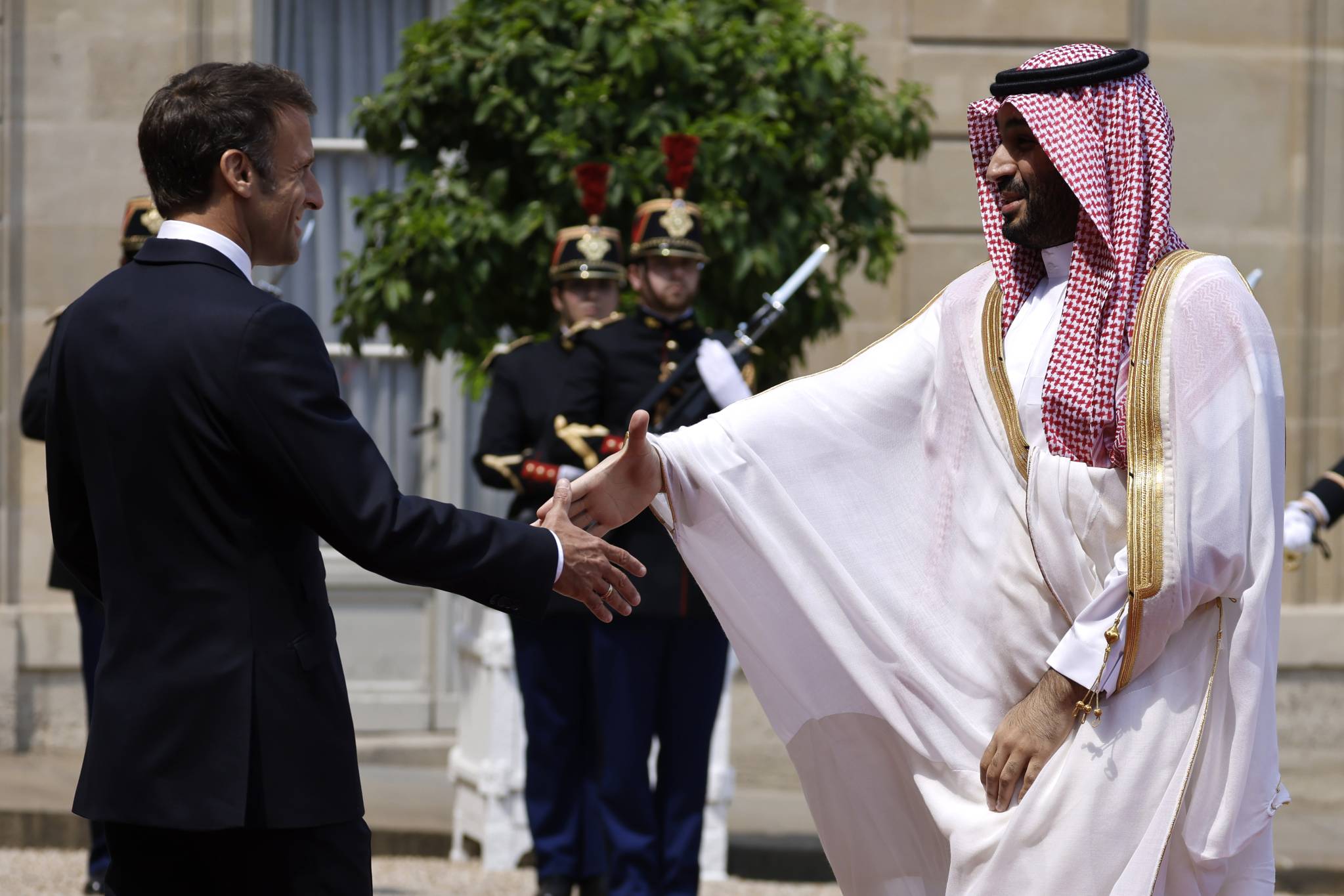 Tête à tête à l'Élysée entre Macron et le prince héritier saoudien - L ...