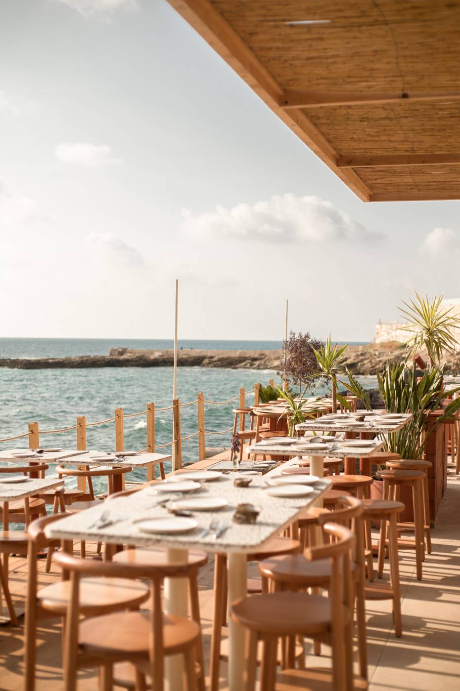 São, le nouveau bar lounge avec vue sur mer de Kfar Abida - L'Orient-Le ...