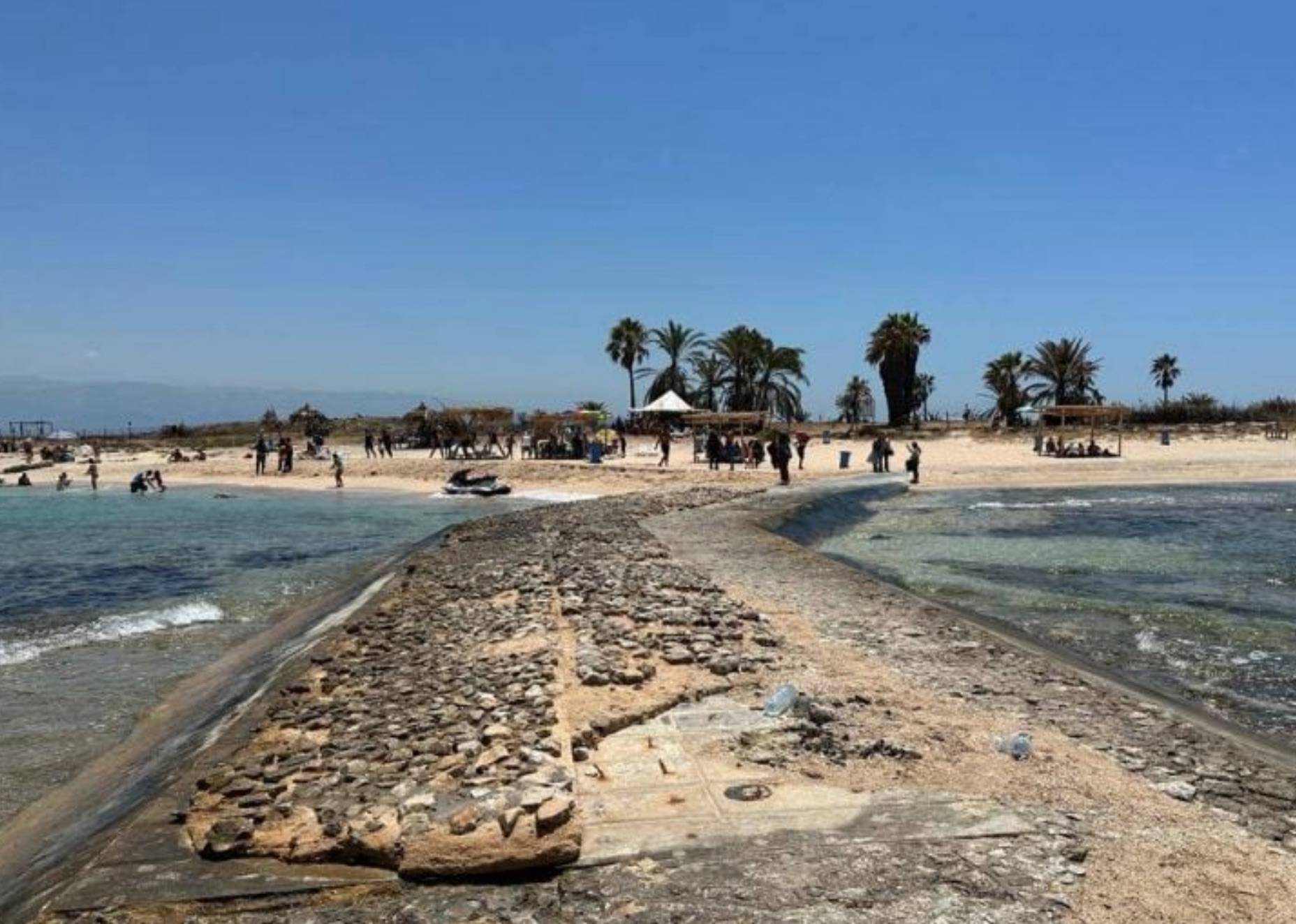 Palm Island, sand and ashes - L'Orient Today