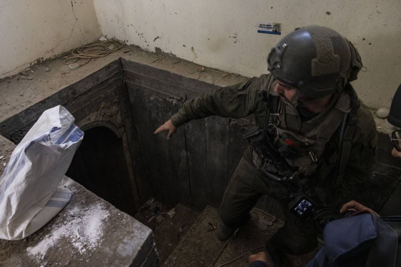 Israeli army shows underground 'weapons factory' in Gaza - L'Orient Today