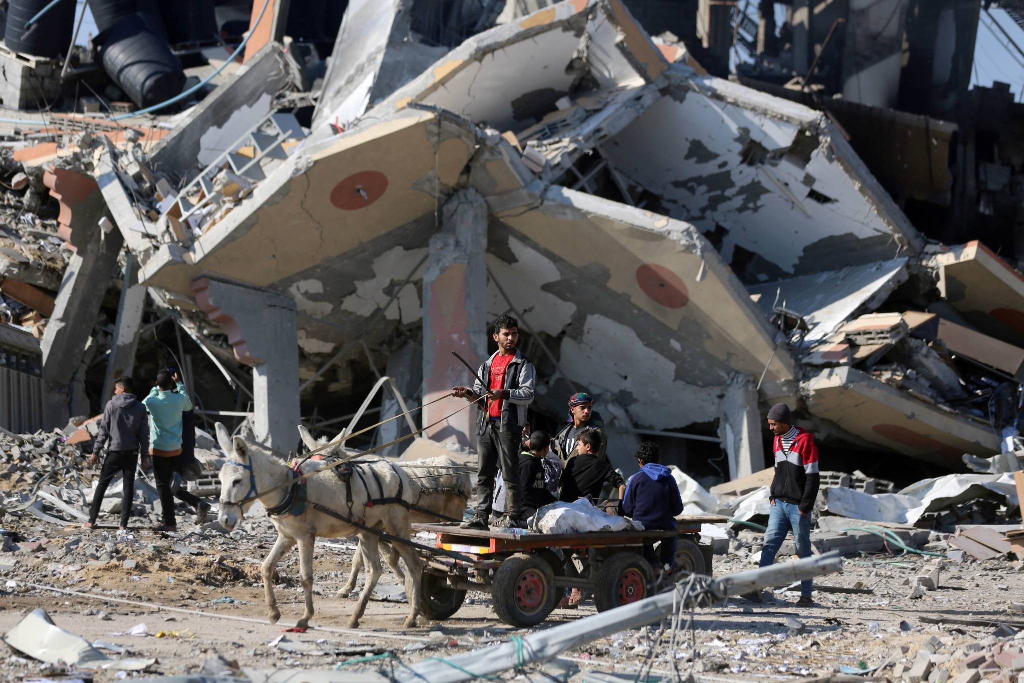 Israel escalates Gaza strikes after medicine-for-aid deal - L'Orient Today