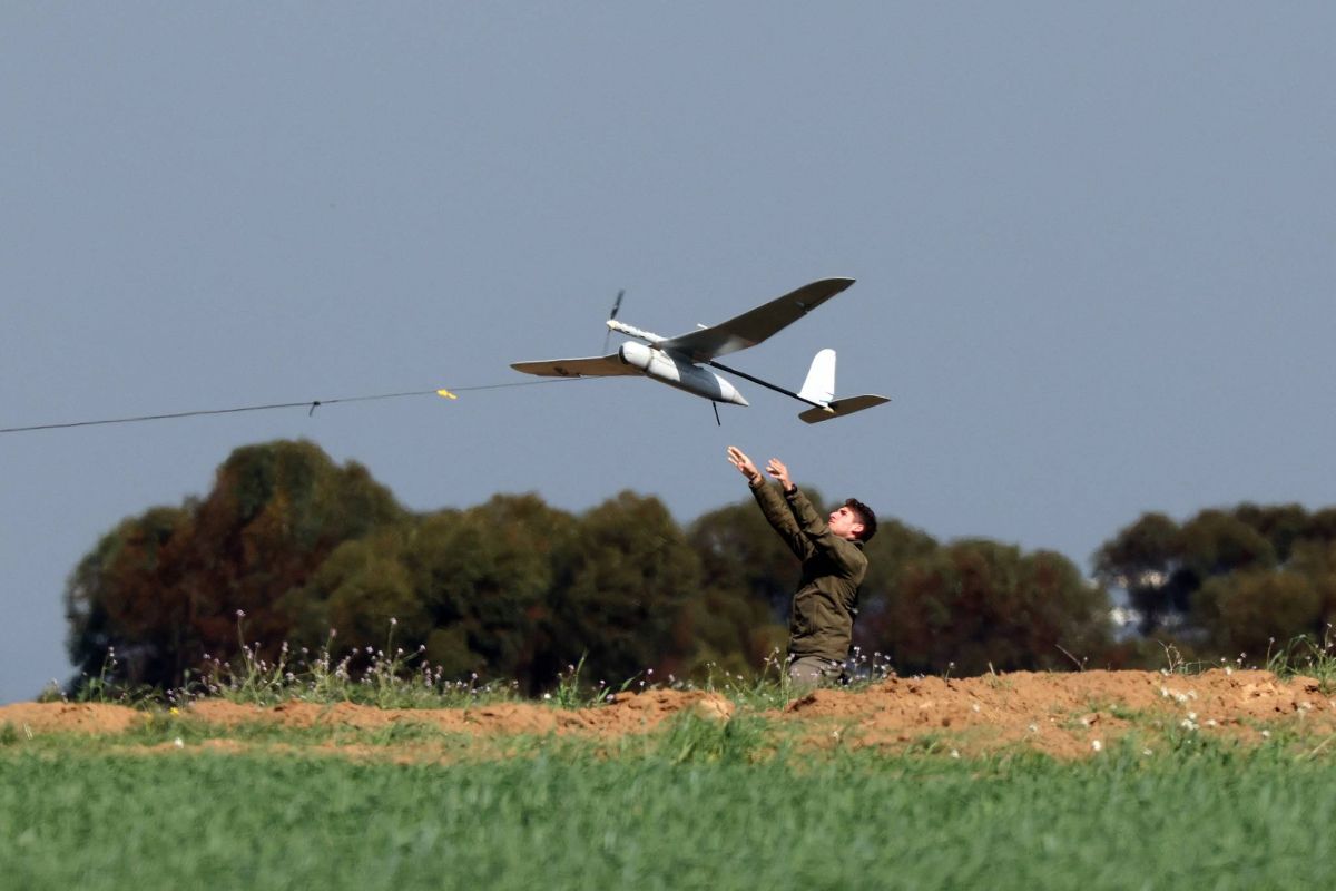 GPS war: Israel's battle to keep drones flying and enemies baffled - L ...
