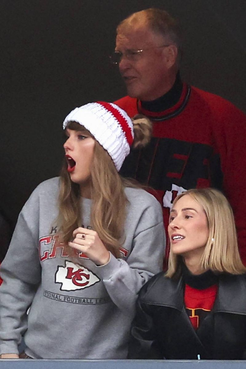 Enquête ouverte après une plainte contre le père de Taylor Swift pour ...