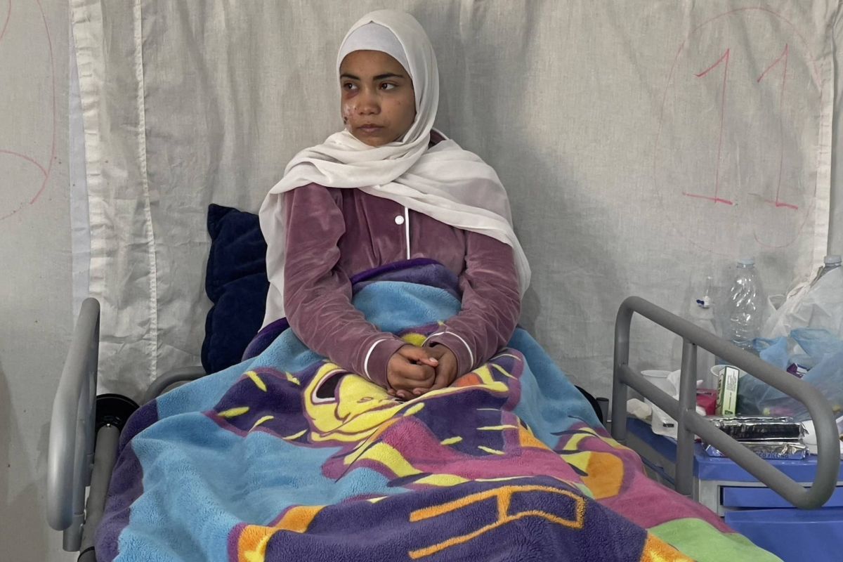 Gaza girl emerges from rubble days after Israeli raid killed family - L ...