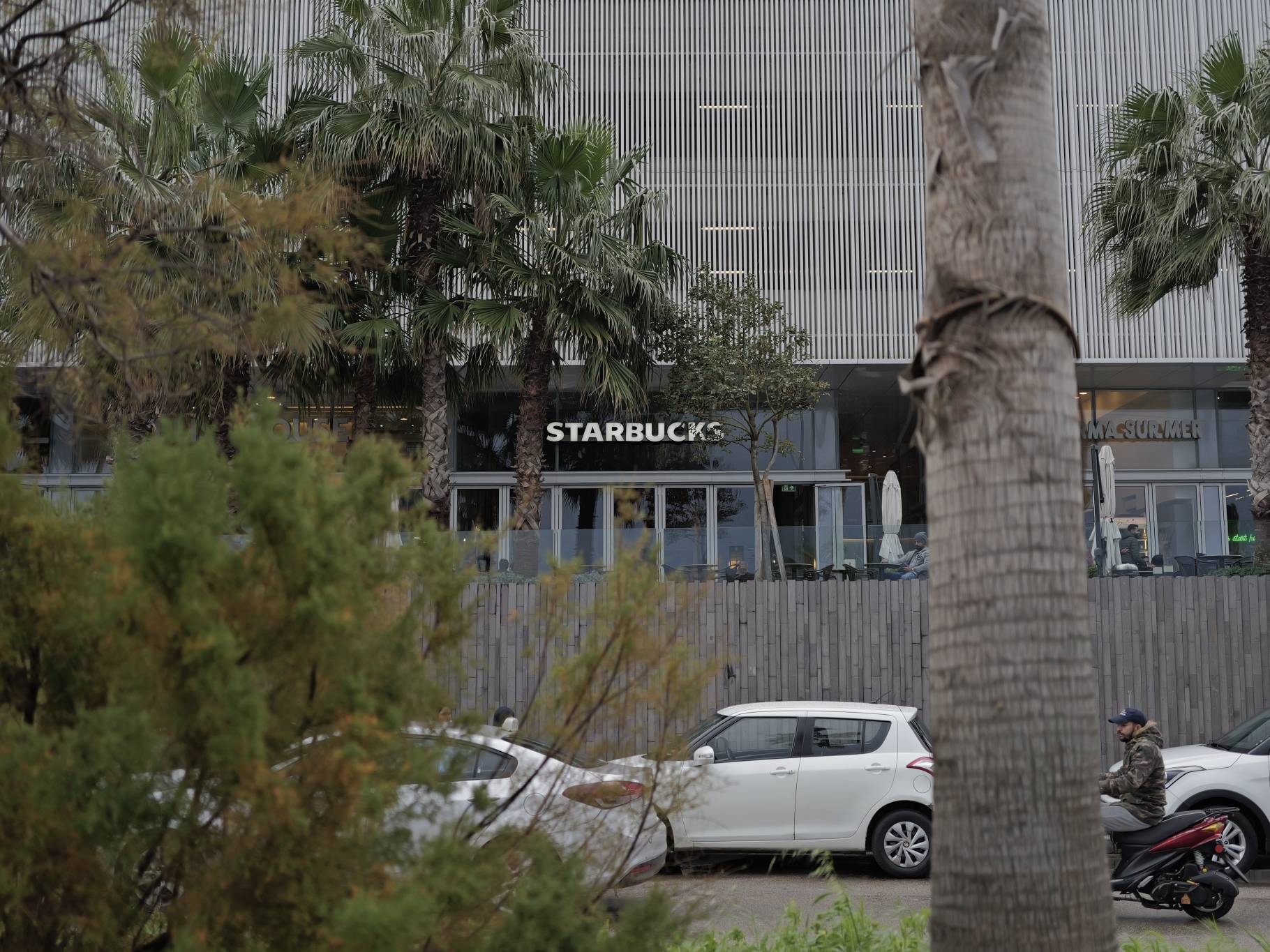 Starbucks Moyen-Orient réduit ses effectifs sur fond de guerre à Gaza ...