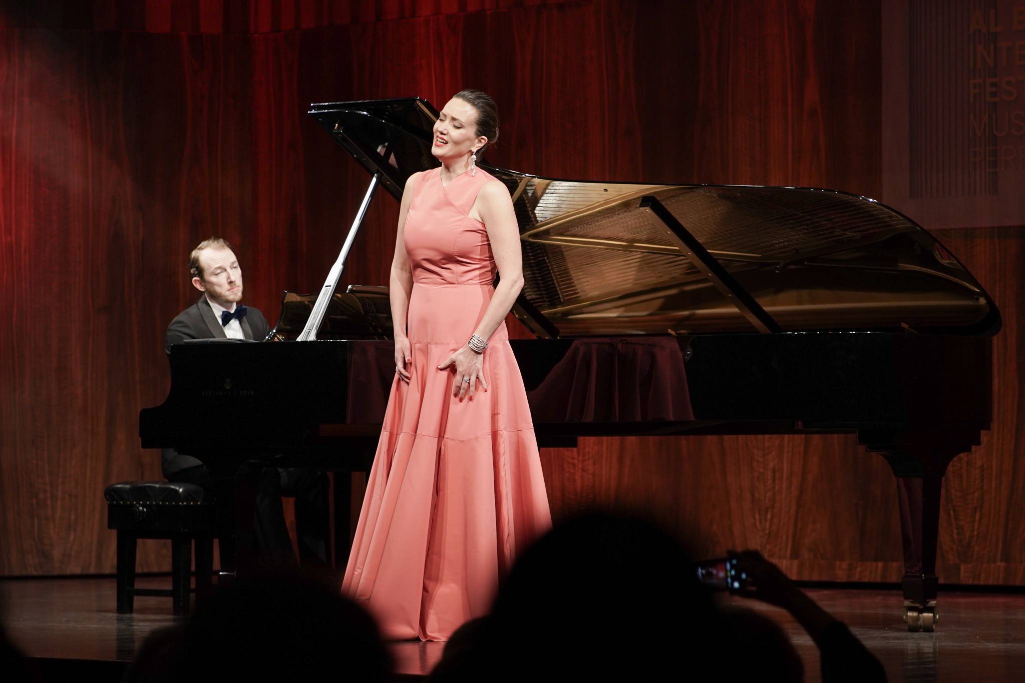 Julie Fuchs, irrésistible, tout simplement - L'Orient-Le Jour