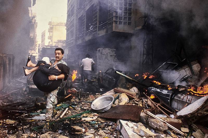 Deux photographes dans un pays en crise : Patrick Baz et Tanya ...