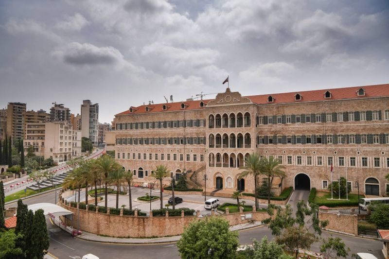 Lebanese government meets in Beirut to discuss Syrian presence - L ...