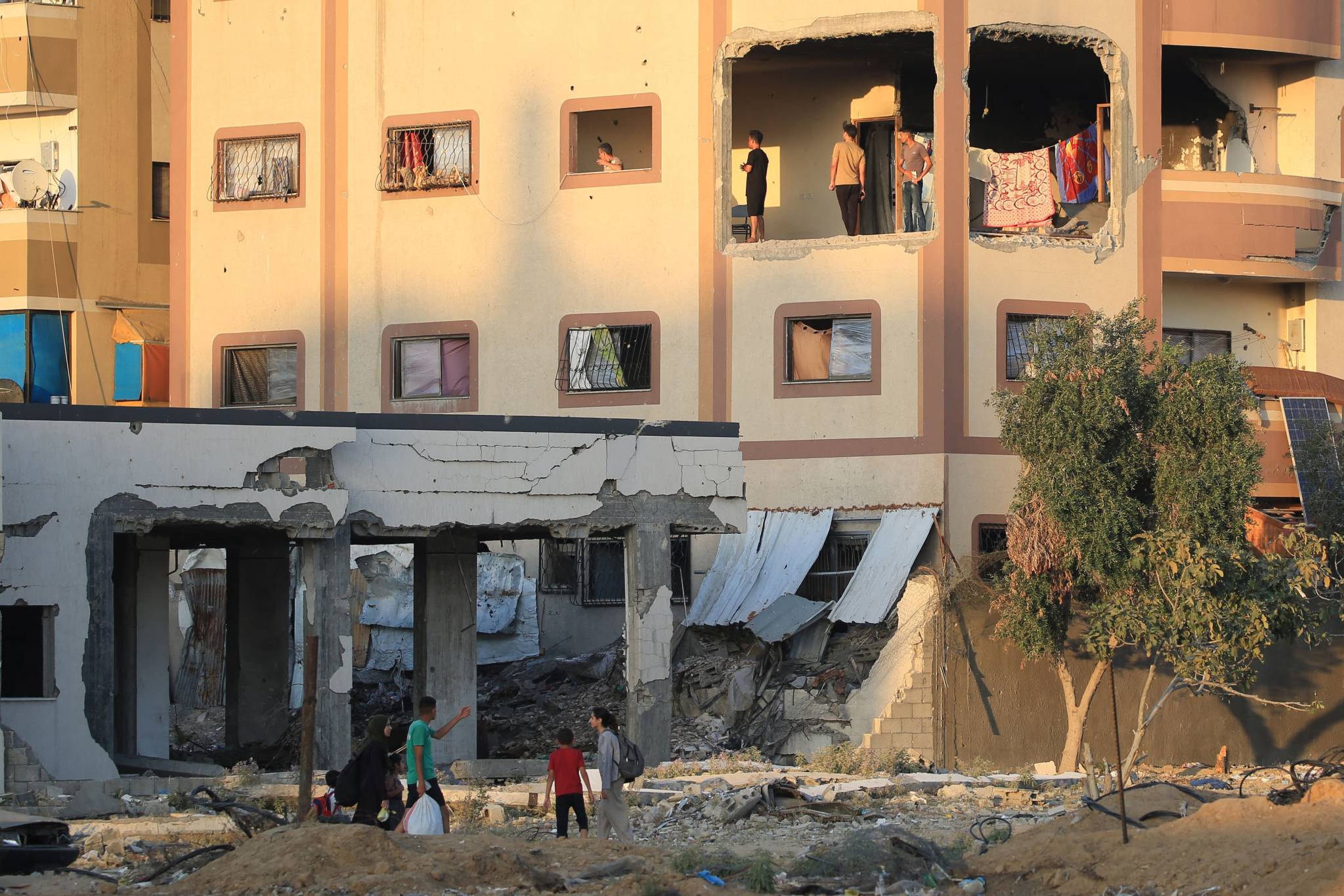 Health ministry of Gaza says war death toll at 37,232 - L'Orient Today