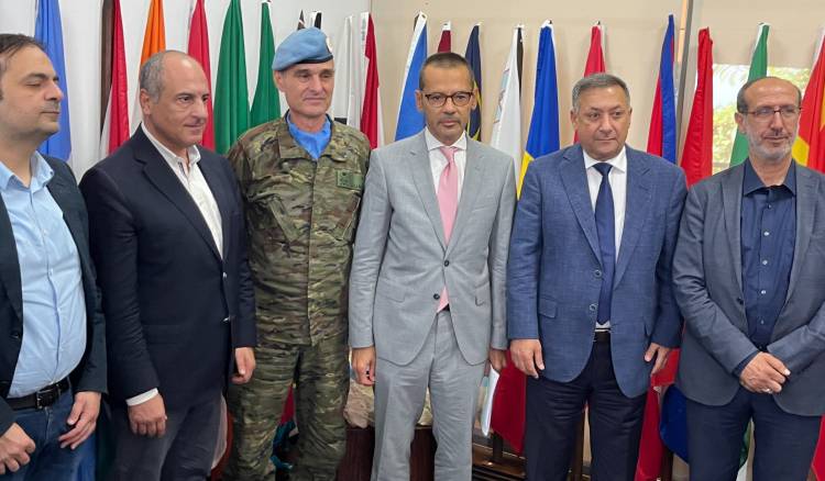 Lebanese parliamentarians visit UNIFIL headquarters in Naqoura - L ...