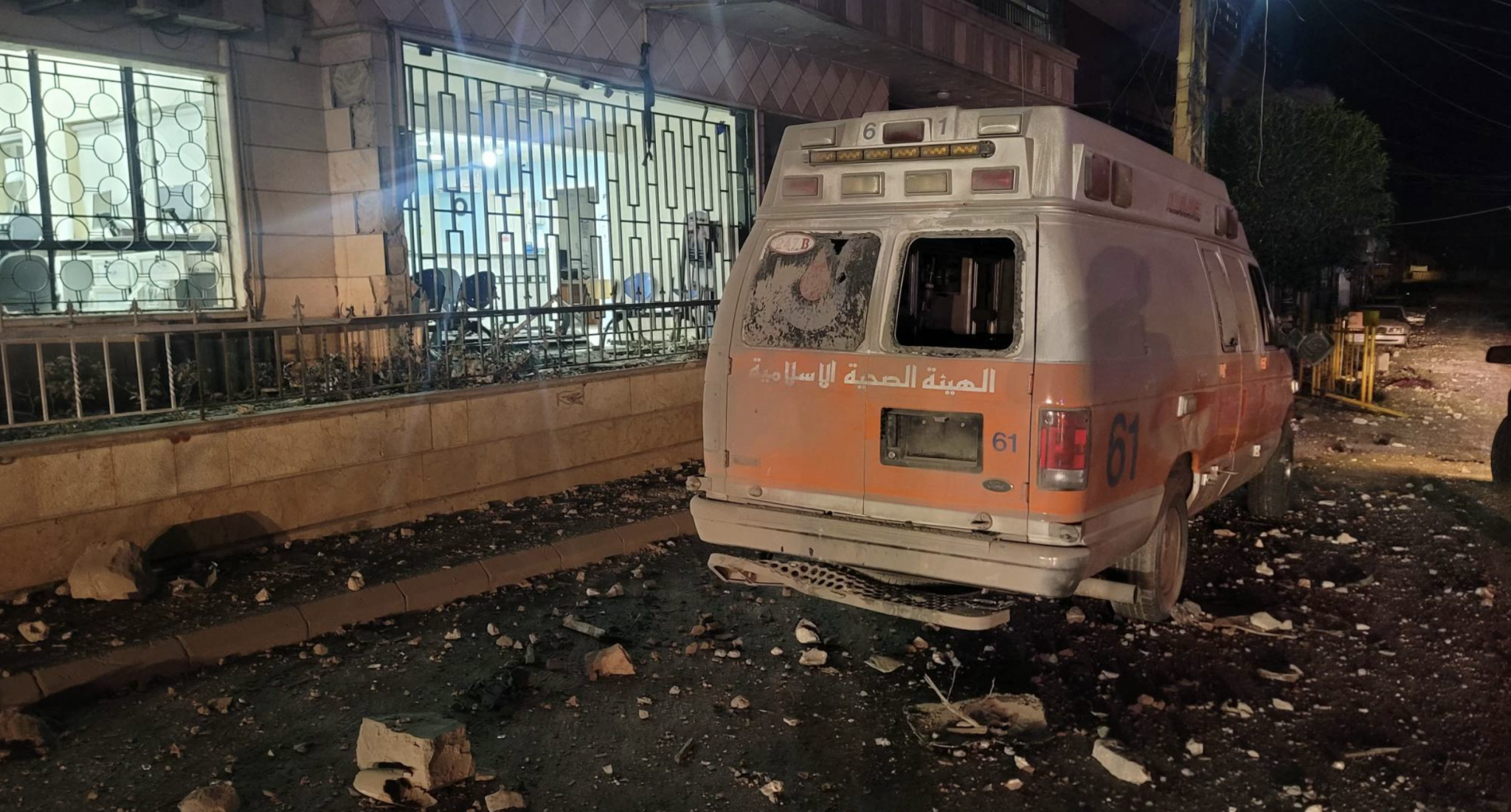Violent strikes on south Lebanon, five dead and mosque destroyed in ...