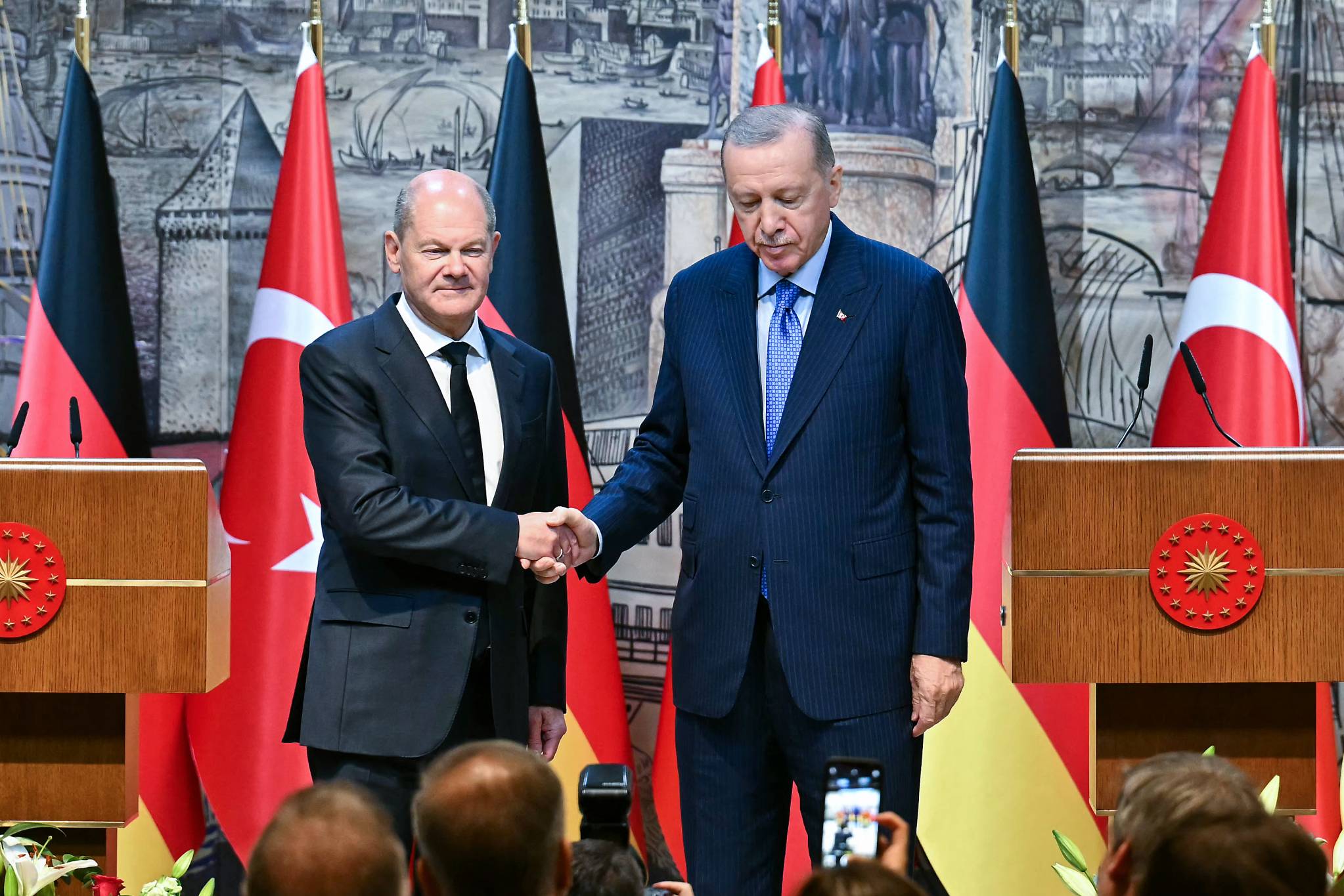 A Istanbul, Erdogan salue les ''efforts'' de son ''cher ami'' Scholz - L'Orient-Le Jour