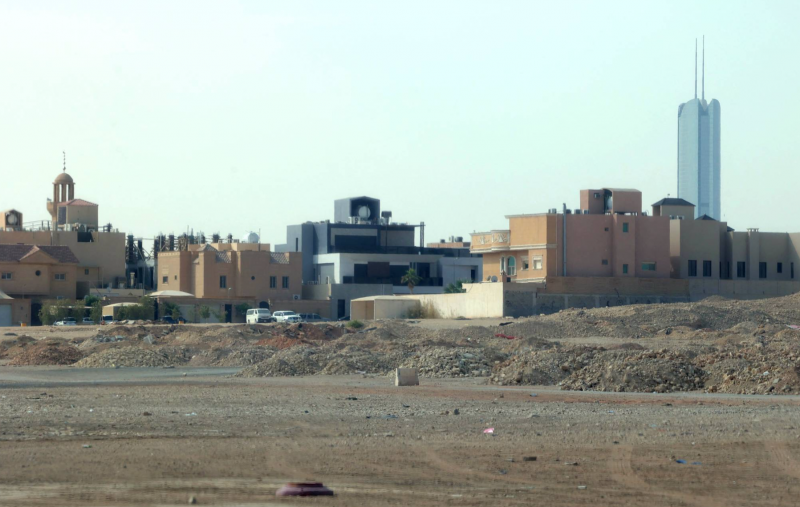 Saudi Arabia anticipates budget deficit reduction for 2025 through ...