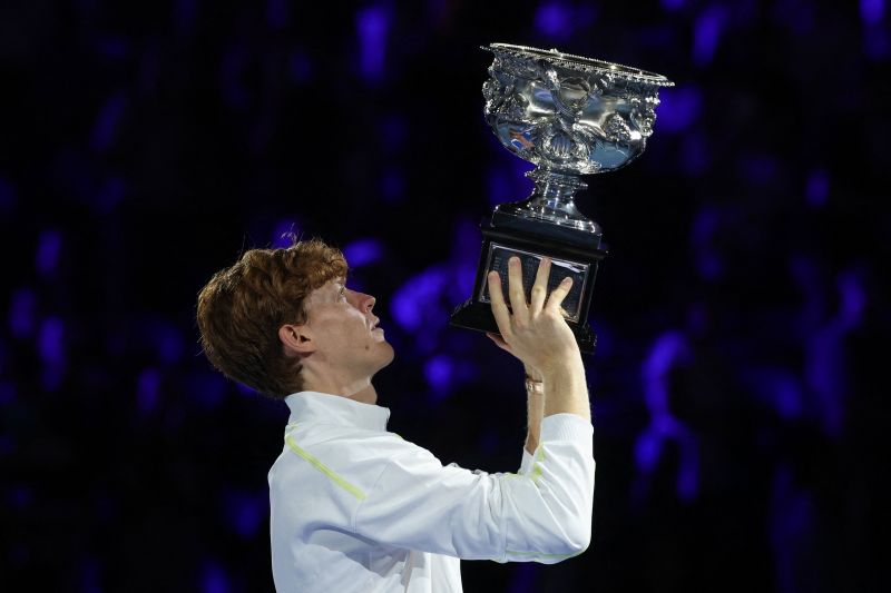 « Juste trop fort », Jannik Sinner réalise le doublé à Melbourne - L ...