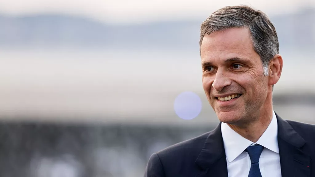 Après sa rencontre avec Trump, le patron de CMA-CGM se dit contre les « barrières » douanières ...