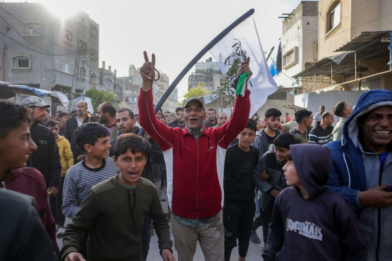 Anti-Hamas slogans chanted at hundreds-strong protest in Gaza - L ...