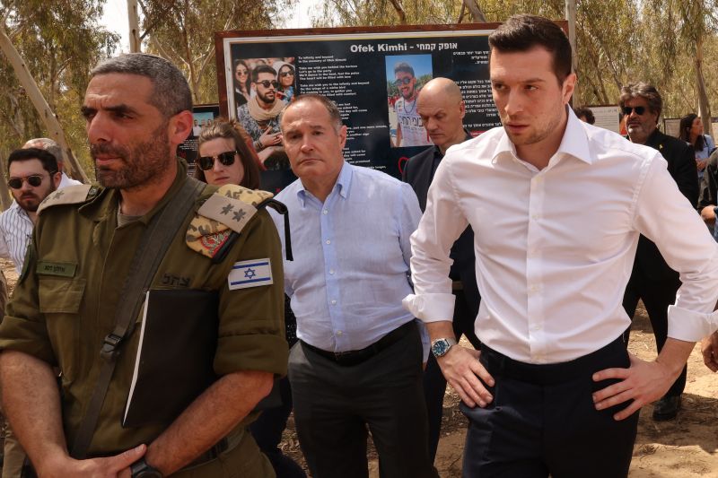 En Israël, Bardella rencontre des survivants du 7-Octobre et défend un front commun - L'Orient ...