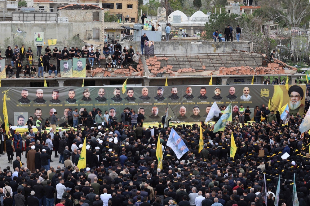 Hezbollah disarmament: The syndrome of bereaved communities - L'Orient ...