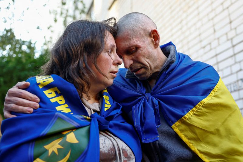 La Russie et l'Ukraine commencent leur échange record de prisonniers ...