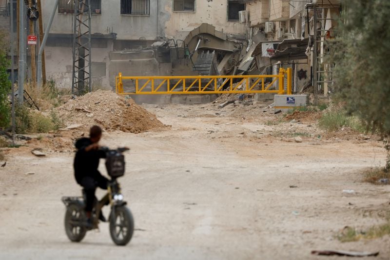 Israel acknowledges warning shots after diplomats 'deviated from ...