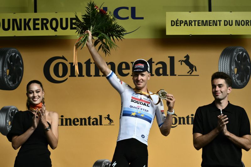 Tour de France: Tim Merlier gagne une troisième étape marquée par les ...
