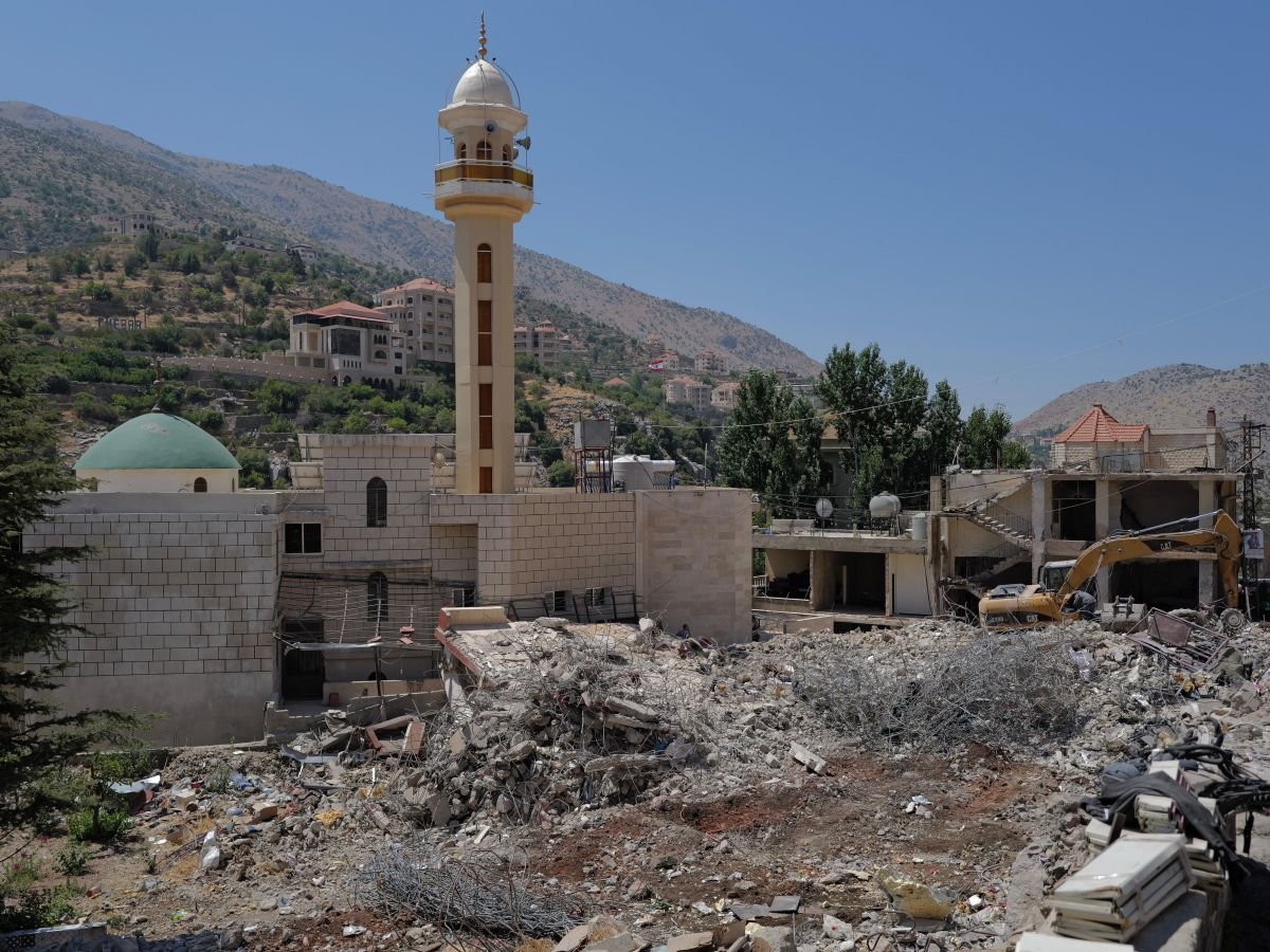 Fire in southern Lebanon after incendiary grenades fired by Israeli ...