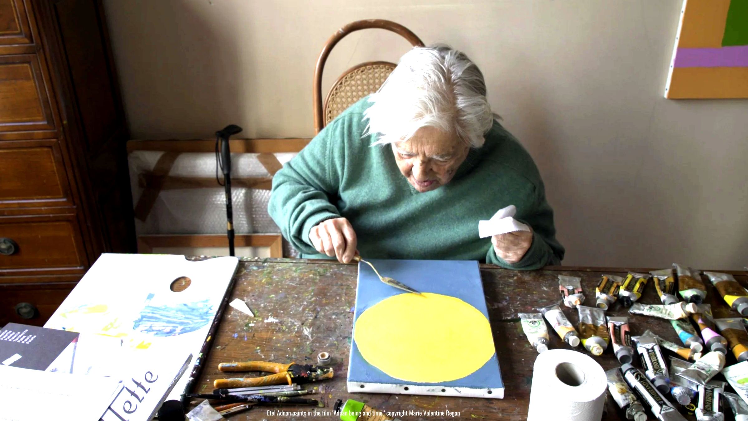 « Adnan, l’être et le temps » : un portrait d'Etel au plus près de sa vérité... - L'Orient-Le Jour