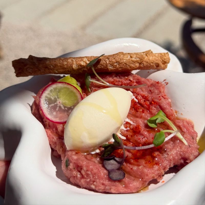La kebbé nayyé et glace à l’arak du chef Youssef Akiki - L'Orient-Le Jour