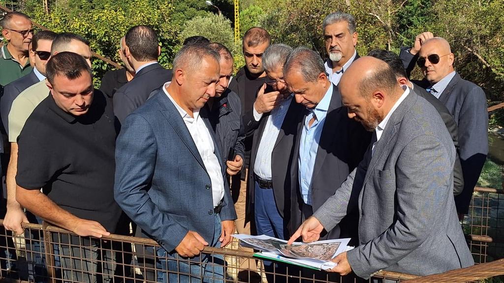 Joe Saddi effectue une visite des installations de l'Office des eaux à ...