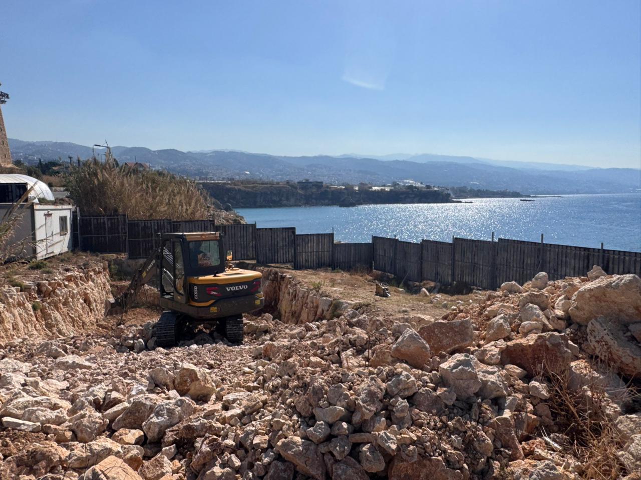 Terre-Liban dénonce la reprise des travaux près de la grotte du phoque ...