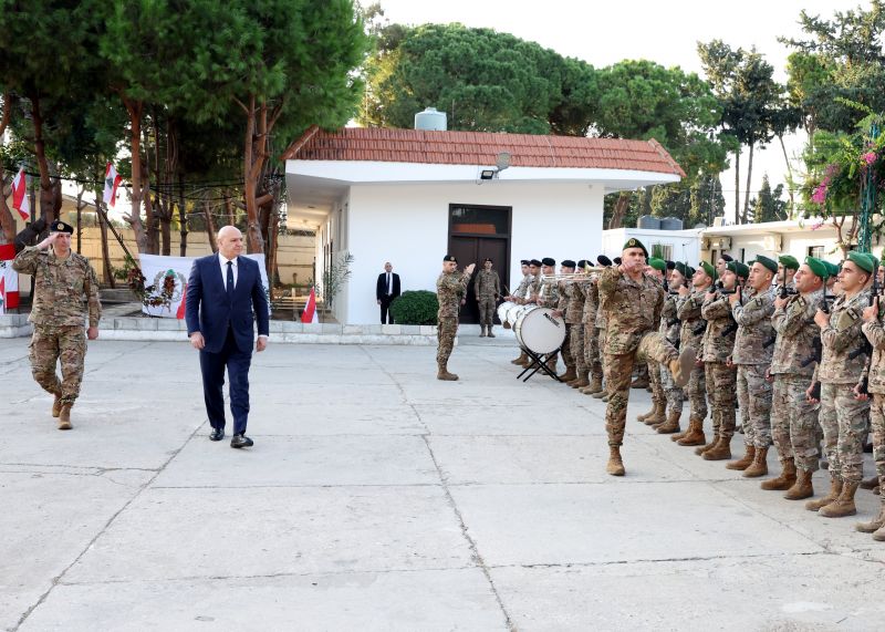 Aoun hopes 'entire South will be liberated,' that only Lebanese flags ...