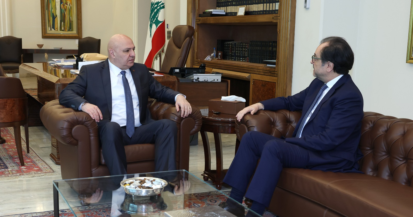 Aoun s'entretient avec l'ambassadeur du Liban en France sur le ...
