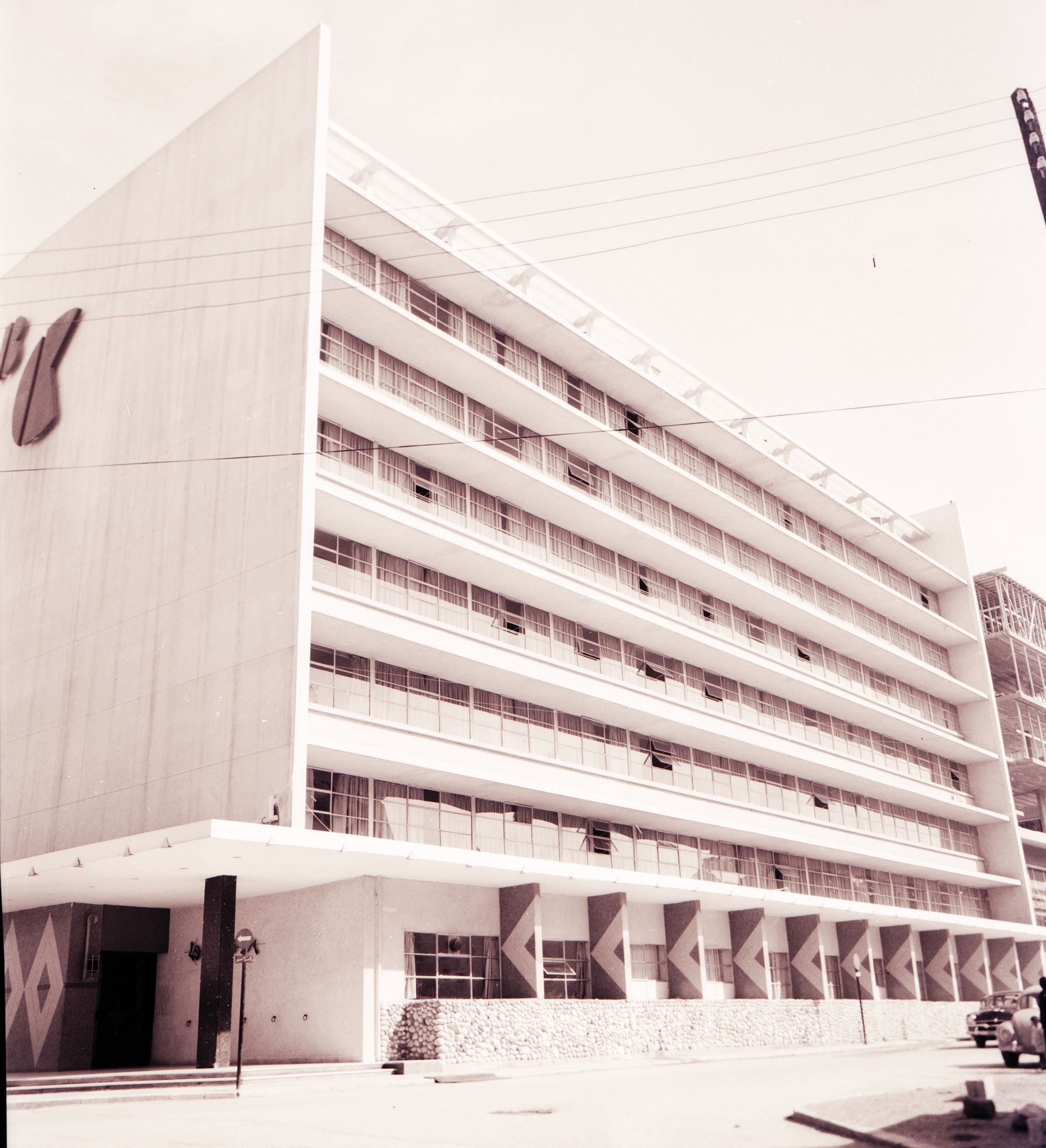 In Beirut, the legendary Commodore Hotel closes its doors for good - L ...