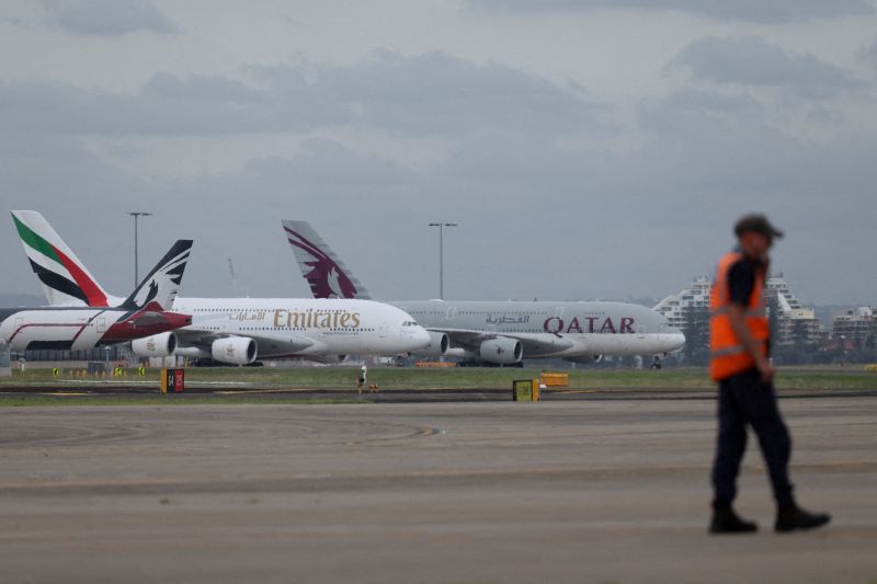 Emirates suspend l'ensemble de ses vols au départ et à destination de ...