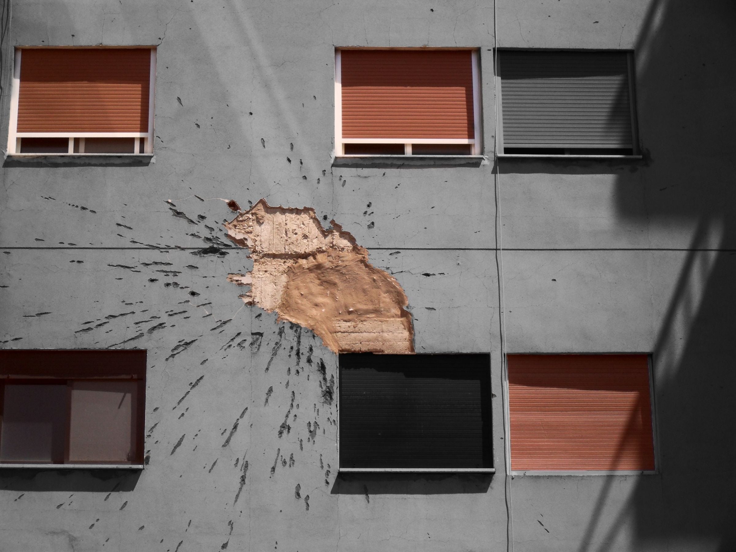 ‘Ghost apples and core rot’: Slapstick prose on a Beirut balcony - L ...