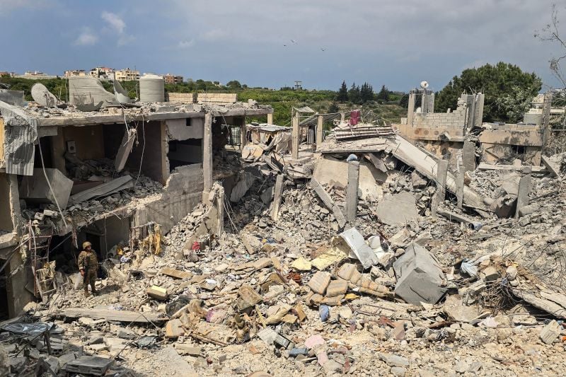 Israel strikes Sour; declares all areas south of Zahrani River a ...