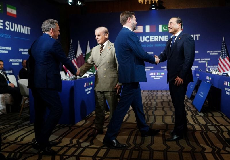 Iran says it held a 'brief discussion' on nuclear issues with US during ...
