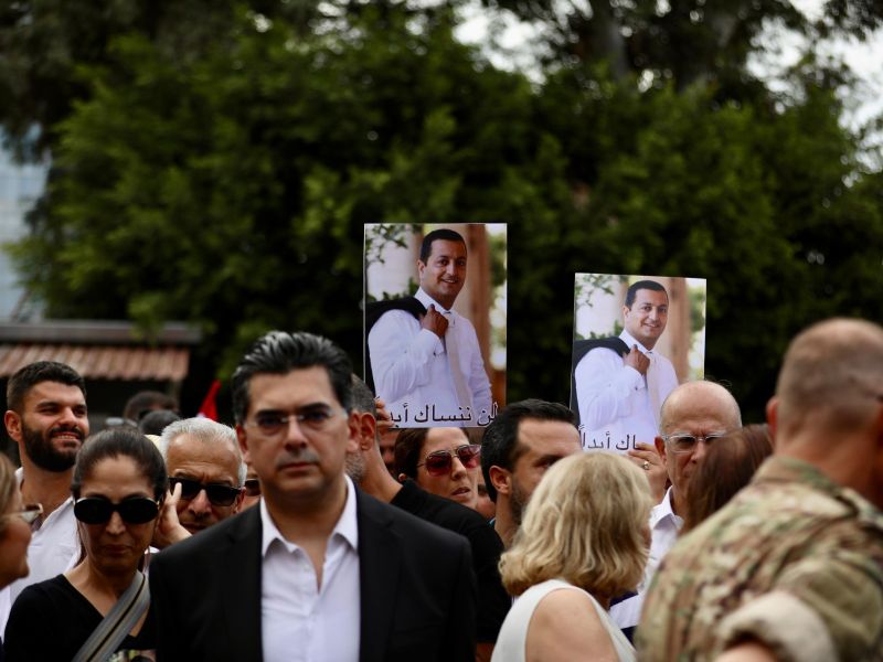 Aug. 4 victims' relatives demand justice in front of Beirut Port | LIVE ...