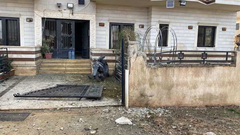 EU alarmed by IS fighters escape in Syria; Israeli fire on Lebanese ...